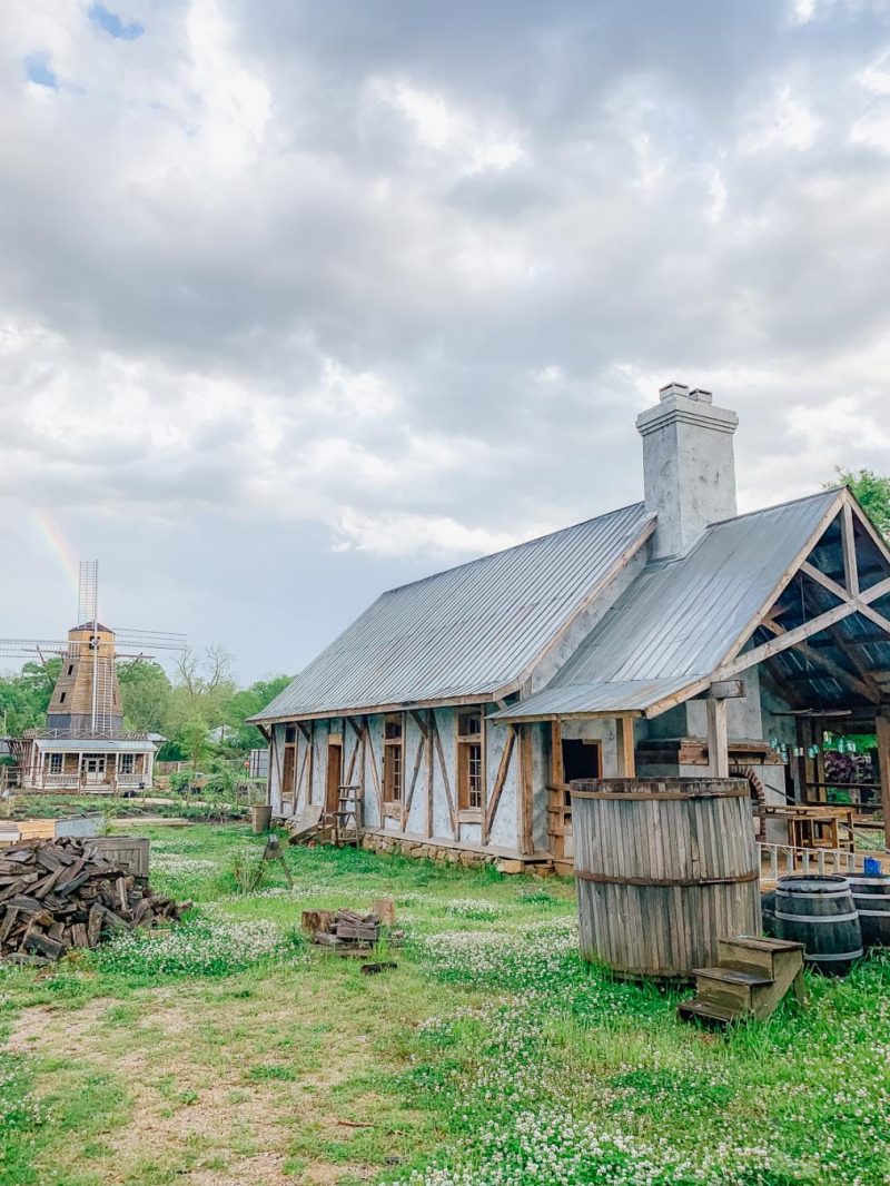 Inside The Walking Dead Studio Tour in Senoia, GA! - Hollywood & Wine